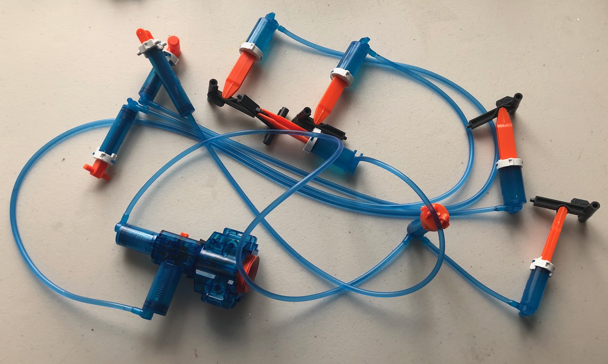 STEM toy review: hydraulic robot arm – janjanjan